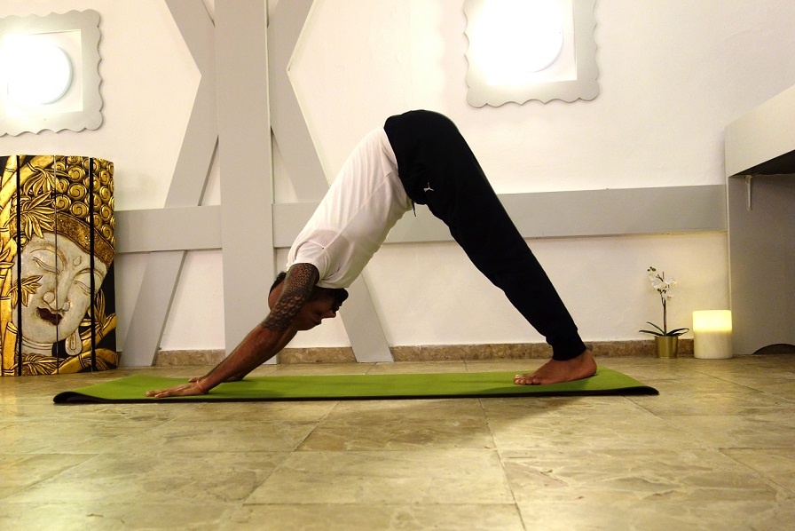 Parvatasana - Mountain pose: Yog Temple - Hatha Yoga in Europe